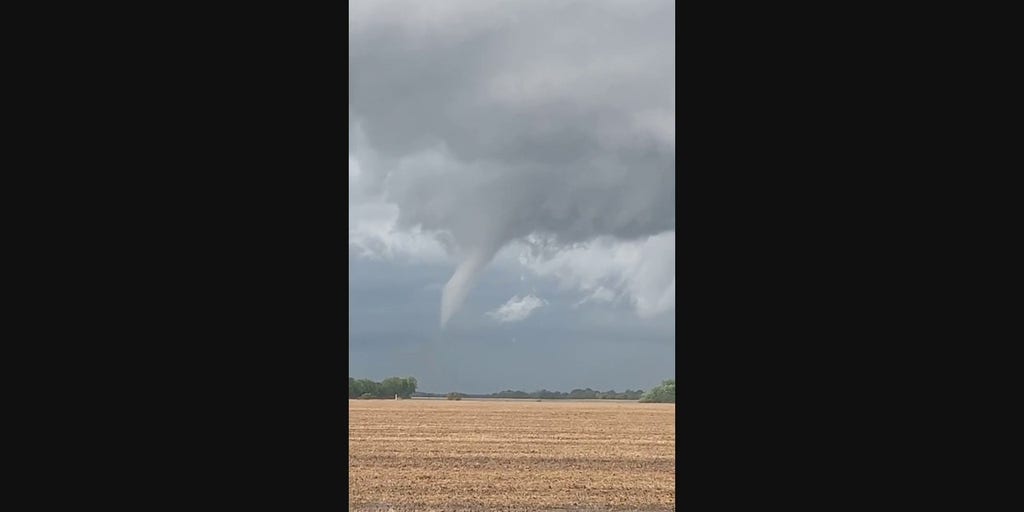Watch: Funnel cloud spins towards the ground in Illinois | Latest ...