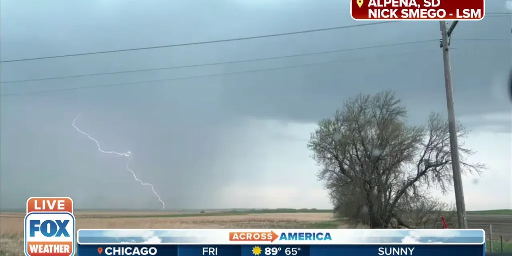 Storm video: Lightning flashes over southeastern South Dakota | Latest ...