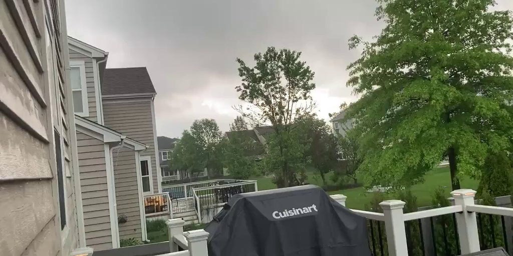 Tornado sirens sound as heavy rain comes down in Elgin, IL | Latest ...