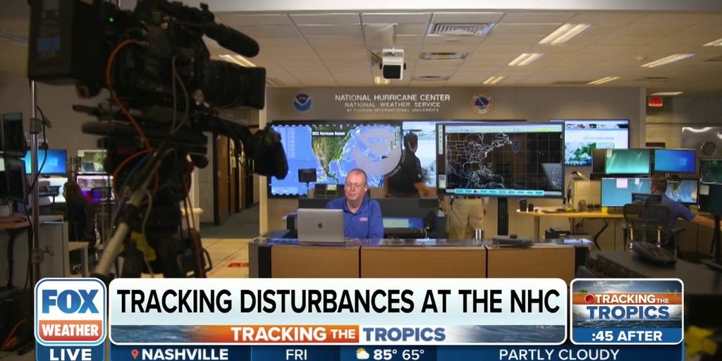 Behind-the-scenes look at how National Hurricane Center tracks tropical ...