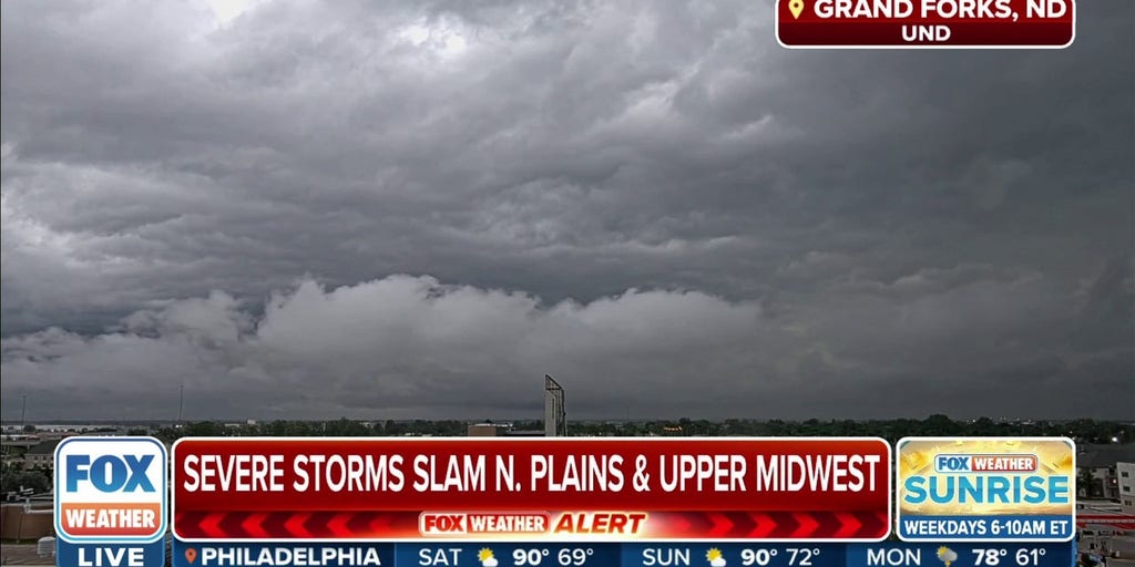 Shelf cloud moves into Grand Forks, North Dakota | Latest Weather Clips ...