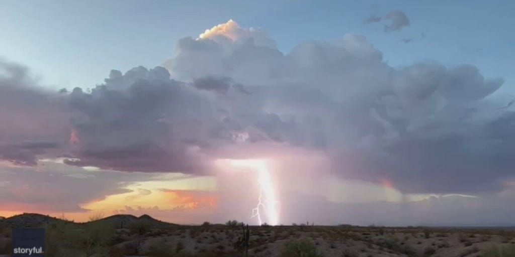 Lightning flashes in Arizona sky amid sunset thunderstorm | Latest ...