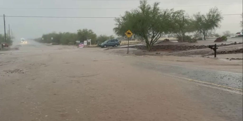 Flash flooding on roadways in Apache Junction, Arizona | Latest Weather ...