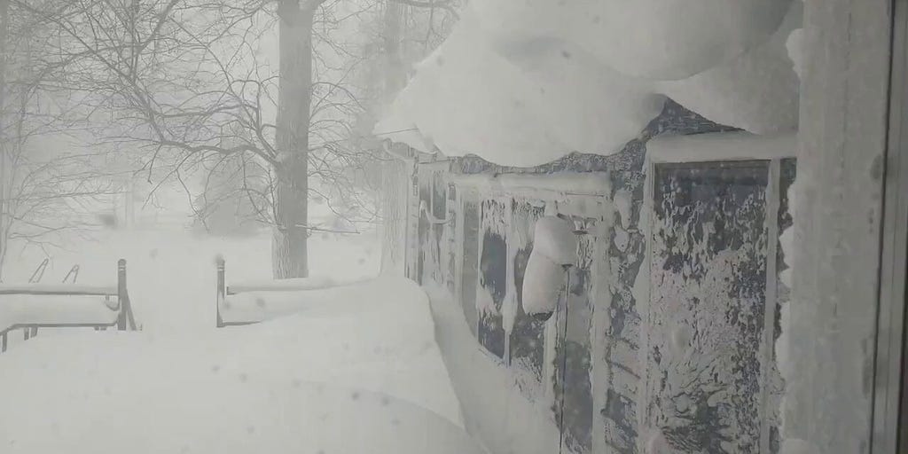 Buffalo, NY homes buried in snow during major winter storm | Latest ...