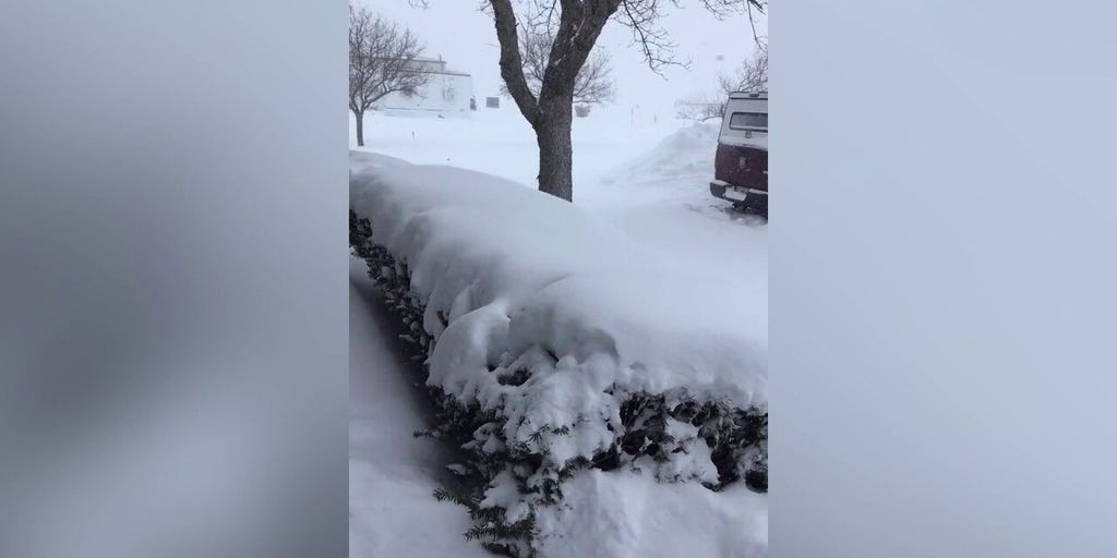 Snow falls on central Nebraska weather office | Latest Weather Clips ...