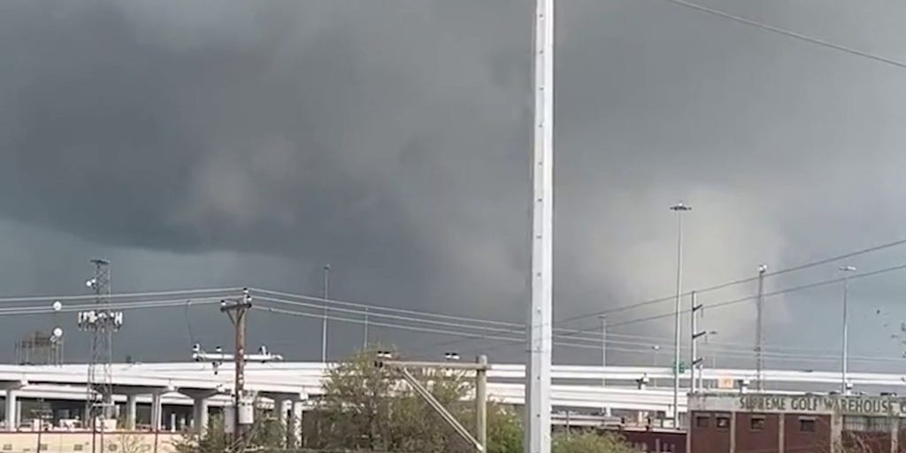Possible tornado caught on camera in Fort Worth, Texas | Latest Weather ...