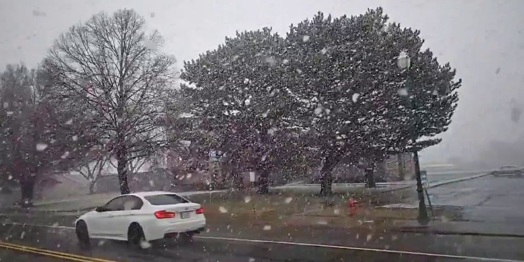Massive snowflakes fall in Pleasant grove, Utah | Latest Weather Clips ...