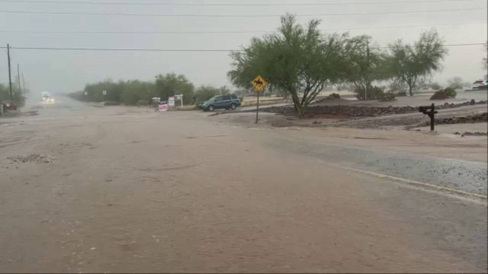Flash flooding on roadways in Apache Junction, Arizona | Latest Weather ...