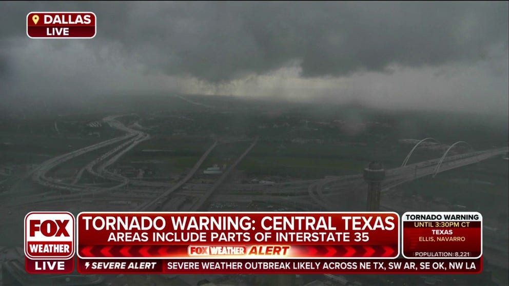 Ominous sky in Dallas as severe storms approach city | Latest Weather ...