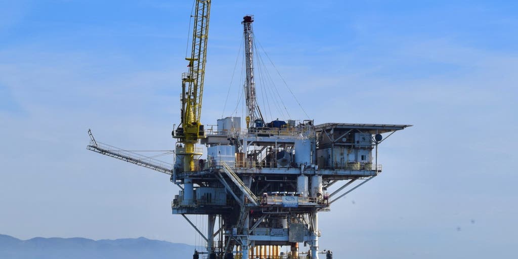 89% of oil rigs in Gulf of Mexico sit within potential hurricane path ...