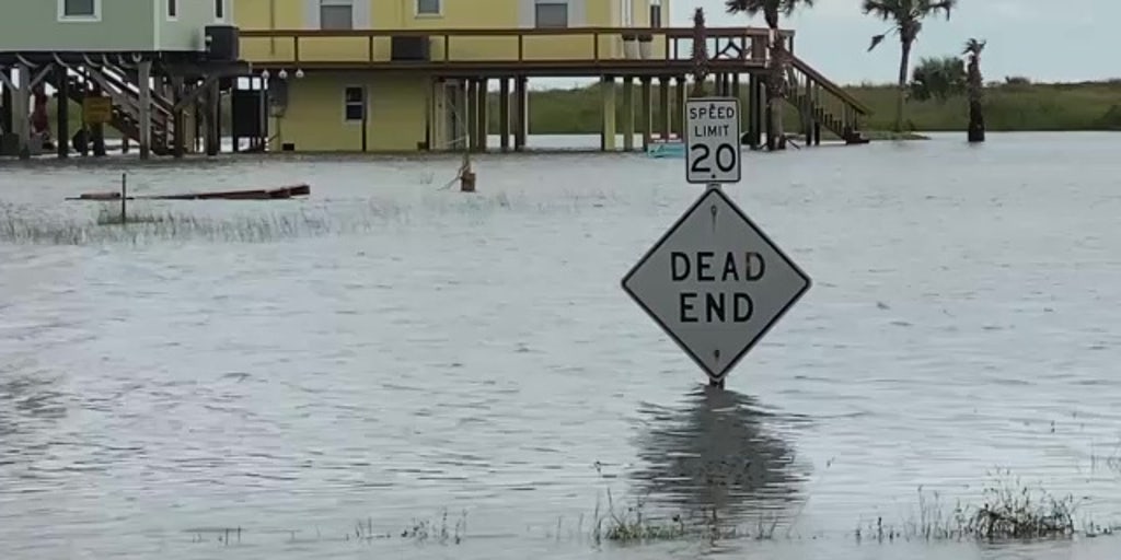 'It did a lot of damage': Residents clean up after Hurricane Nicholas ...