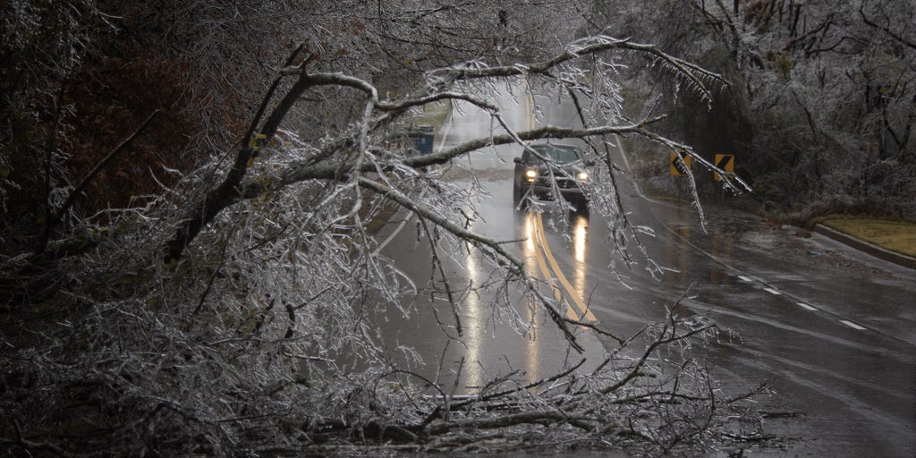 Today's top weather news: Ice storm, atmospheric river have US on alert ...
