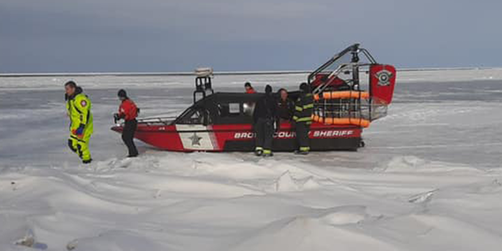 34 rescued after getting stranded on large piece of ice on Green Bay ...