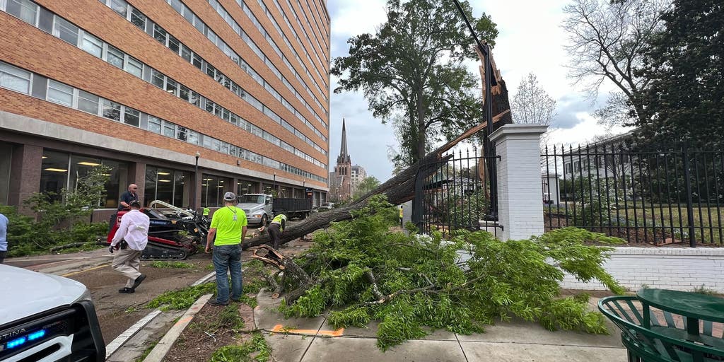 Sprawling storm triggers nearly 500 severe weather reports across the U ...
