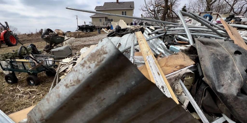 Tornado that killed 6 in Iowa upgraded to EF-4 | Fox Weather