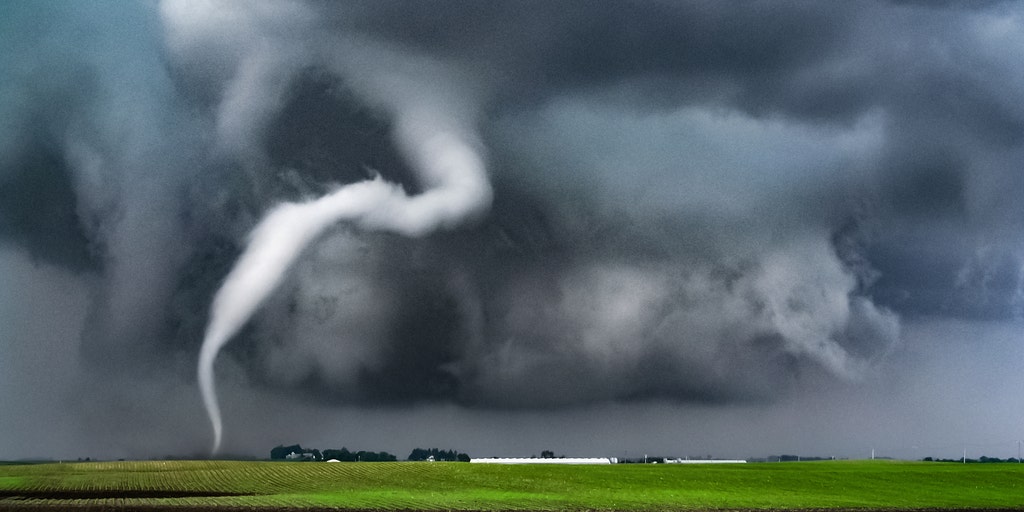 'Girls Who Chase' empowers girls and women through storm chasing | Fox ...