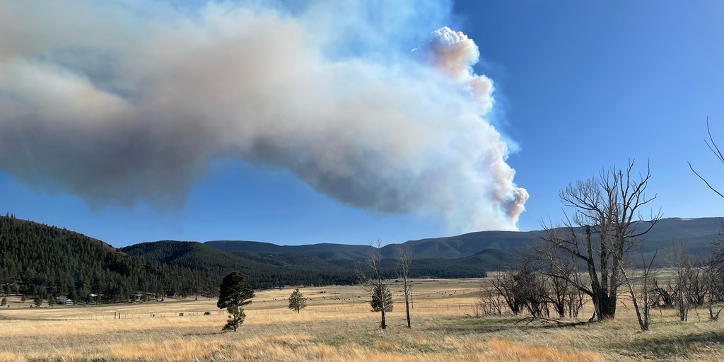 Wind-driven fire forces evacuations in Northern New Mexico | Fox Weather