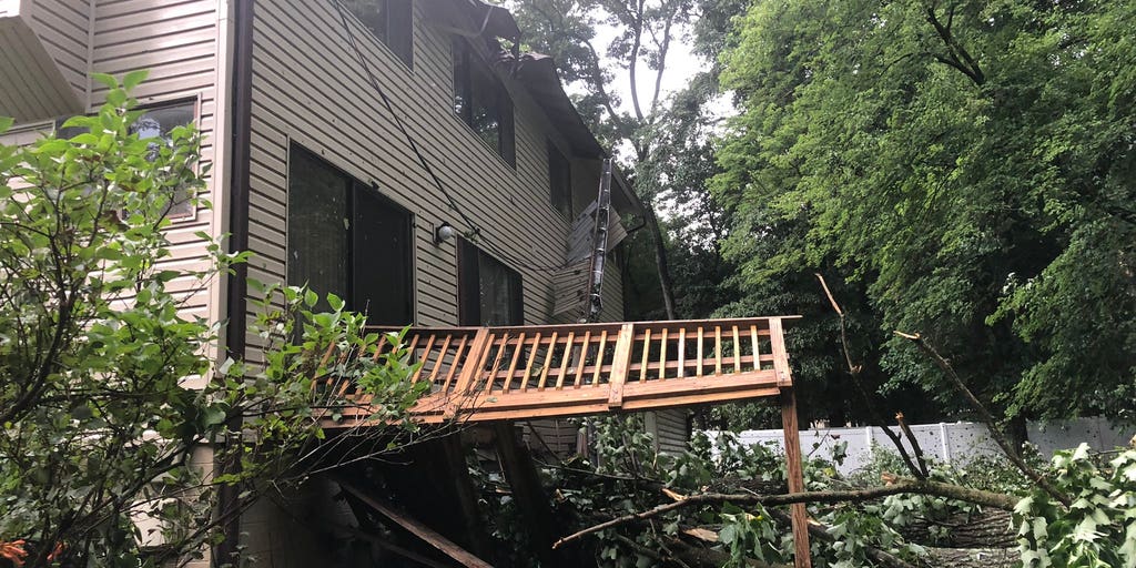 Storms with hurricane-force winds topple trees in mid-Atlantic ...