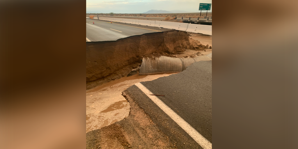 Flash flooding washes away Interstate 10 near Arizona-California border | Fox Weather
