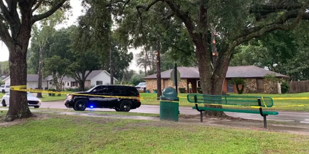 Mother dies following lightning strike outside a Florida elementary ...