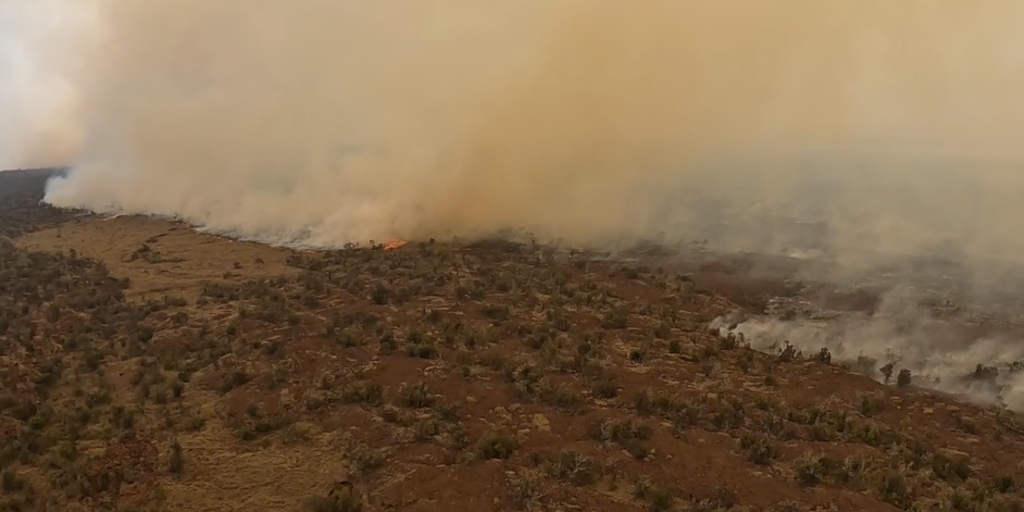 Wind-whipped Hawaii wildfire explodes to nearly 10,000 acres | Fox Weather