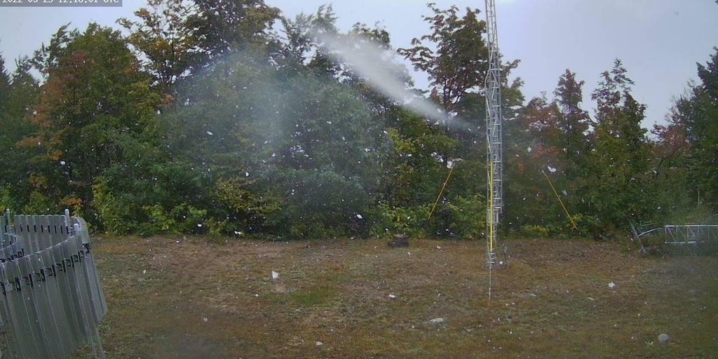 Can you feel it? Eastern US temps fall as first snowflakes seen in ...