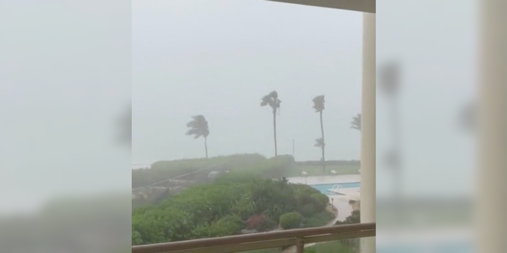 Ferocious Hurricane Fiona batters Turks and Caicos Islands with strong ...