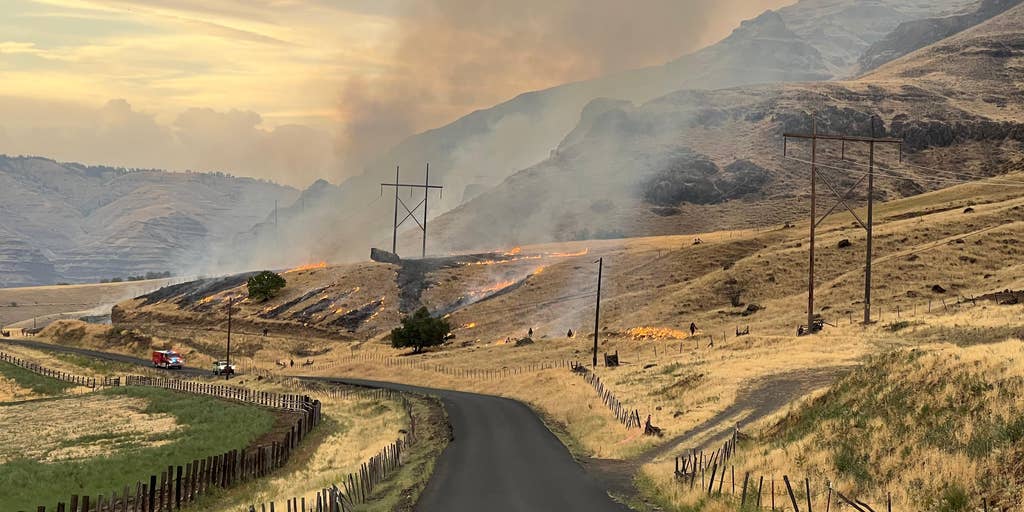 Exploding Pacific Northwest wildfires pose health risks, air quality ...