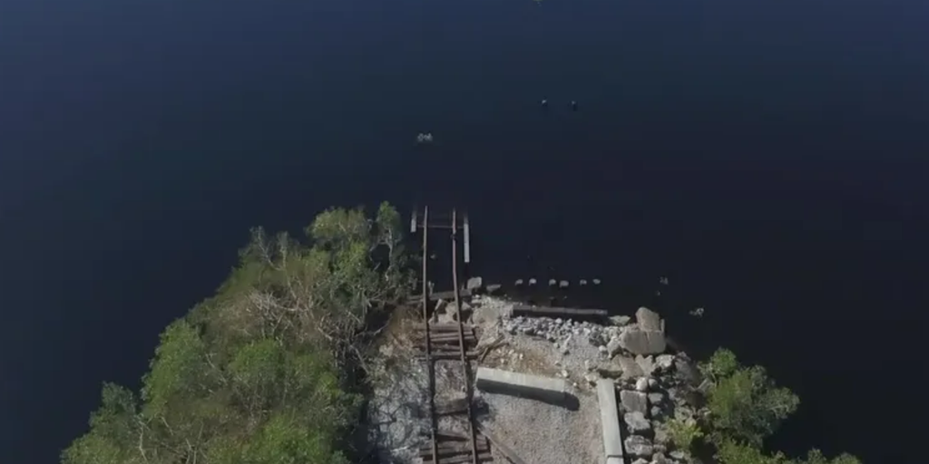 Railroad bridges washed away by Hurricane Ian shut down major supply ...