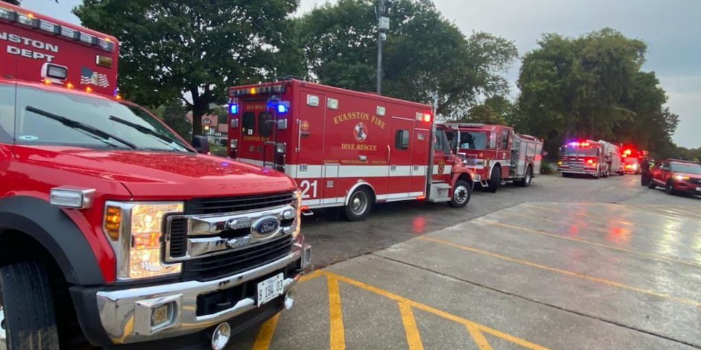 Firefighters rescue 8 people from Lake Michigan after boats capsize in ...