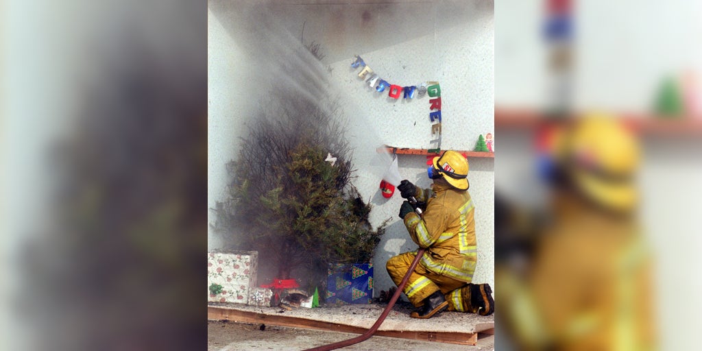 Here's what causes house fires on Christmas | Fox Weather