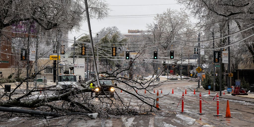 Christmas blizzard, ice storm could leave thousands across US without ...