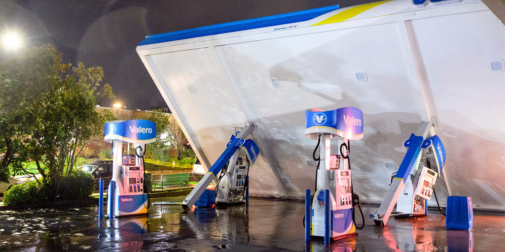 The Daily Weather Update from FOX Weather: Child killed as bomb cyclone ...