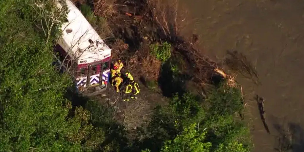 Passengers forced to evacuate after mudslide stalls train in California ...