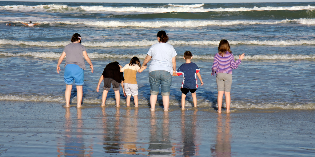 The reason California beach surf is so much chillier than Atlantic ...