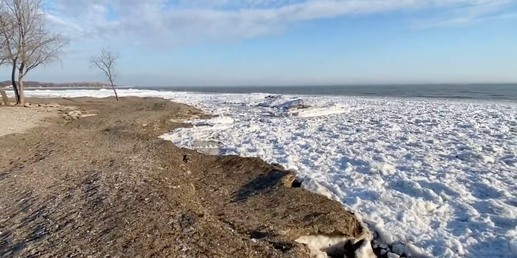 Watch: Last bits of ice hug Lake Erie shore amid near-record ice melt ...