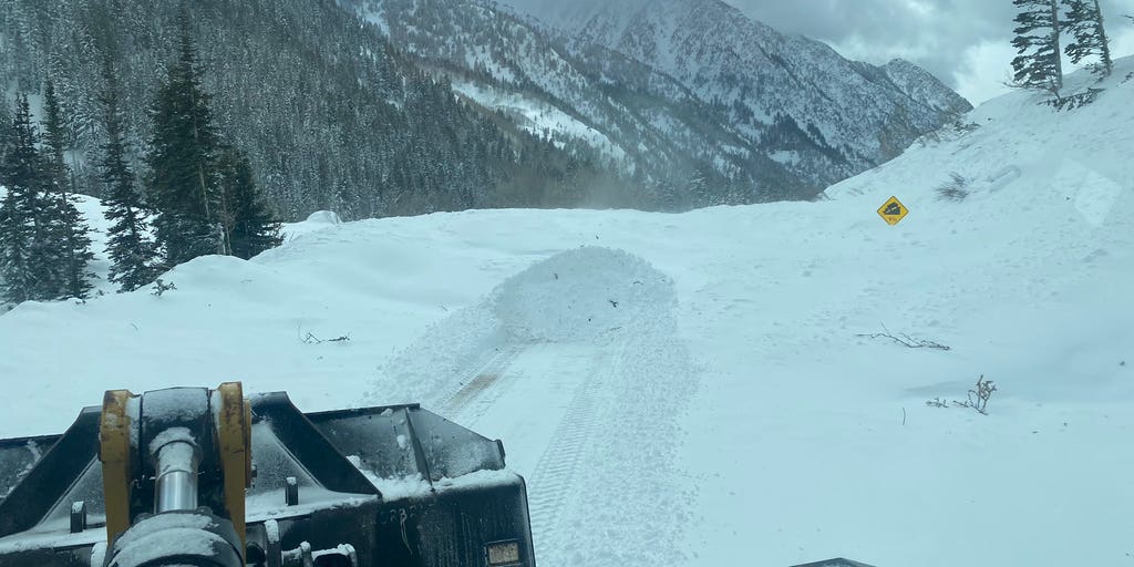Avalanche temporarily strands more than 1,000 people at popular Utah ...