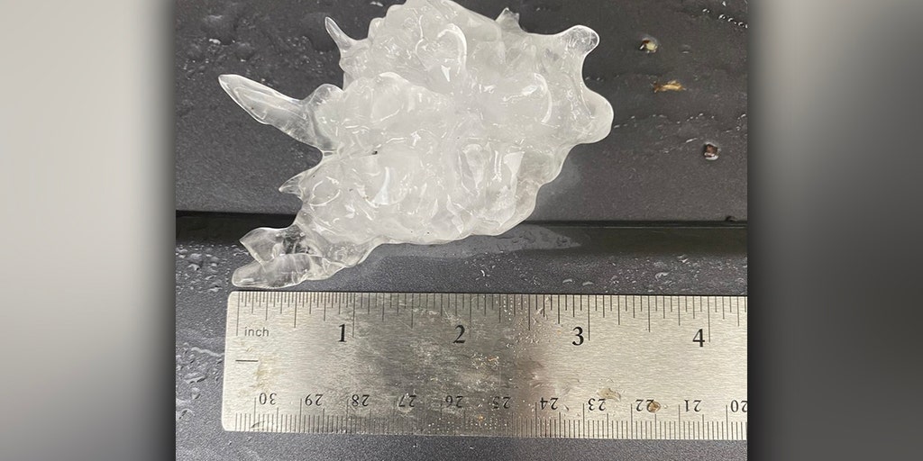 Severe weather threat moves to Gulf Coast after dropping large hail in ...