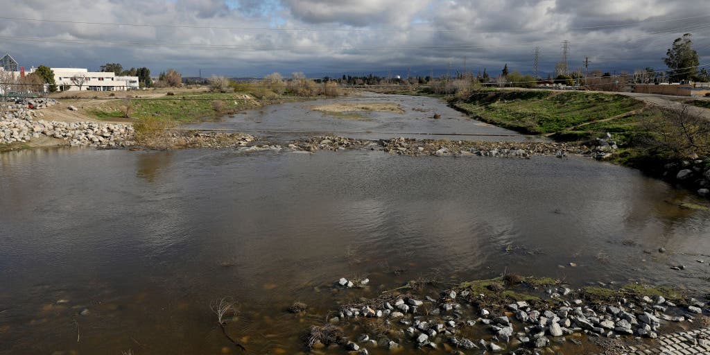 California to deal with some snowmelt flooding by diverting water | Fox ...