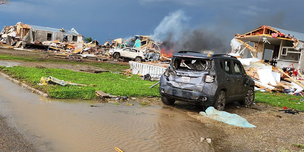 Deadly tornado strikes Perryton, Texas, killing at least 3 and injuring ...