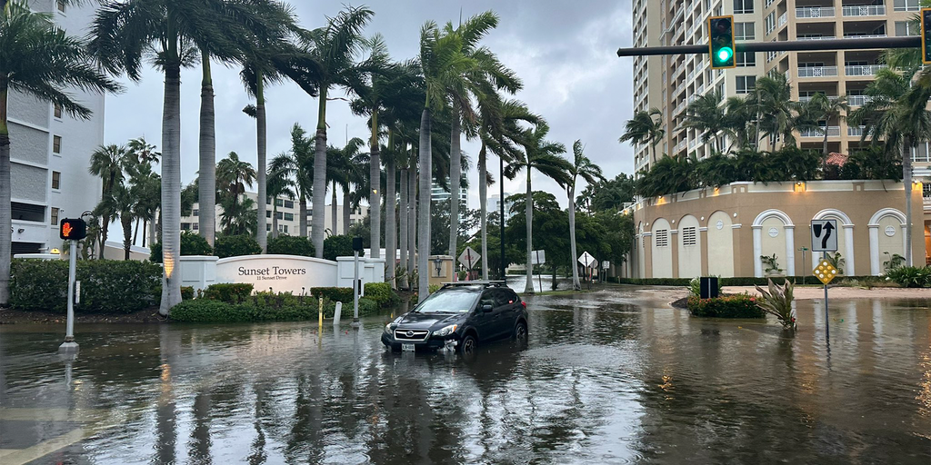 Dramatic photos, video capture Hurricane Idalia's historic landfall in Florida | Fox Weather