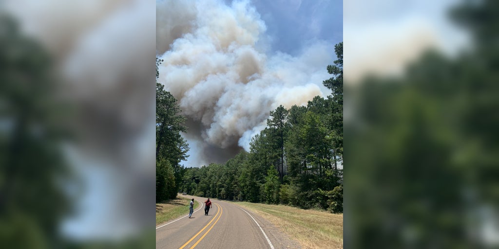2 Texas firefighters injured as fire weather danger increases across ...