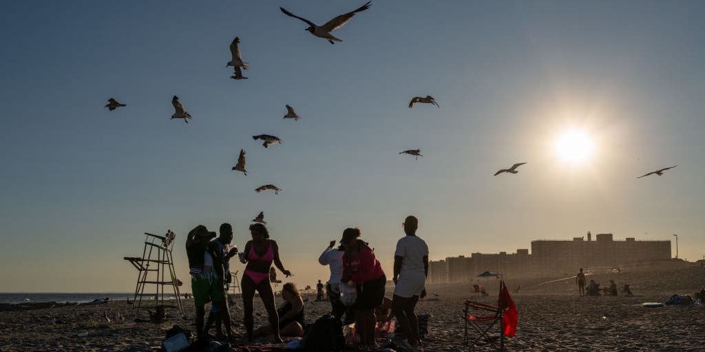 Labor Day weekend heat is on across US in summer’s last hurrah before ...
