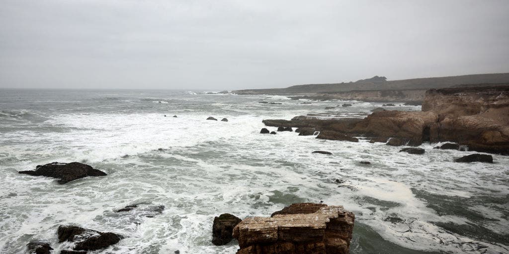 Large, dangerous waves expected along the California coastline | Fox ...