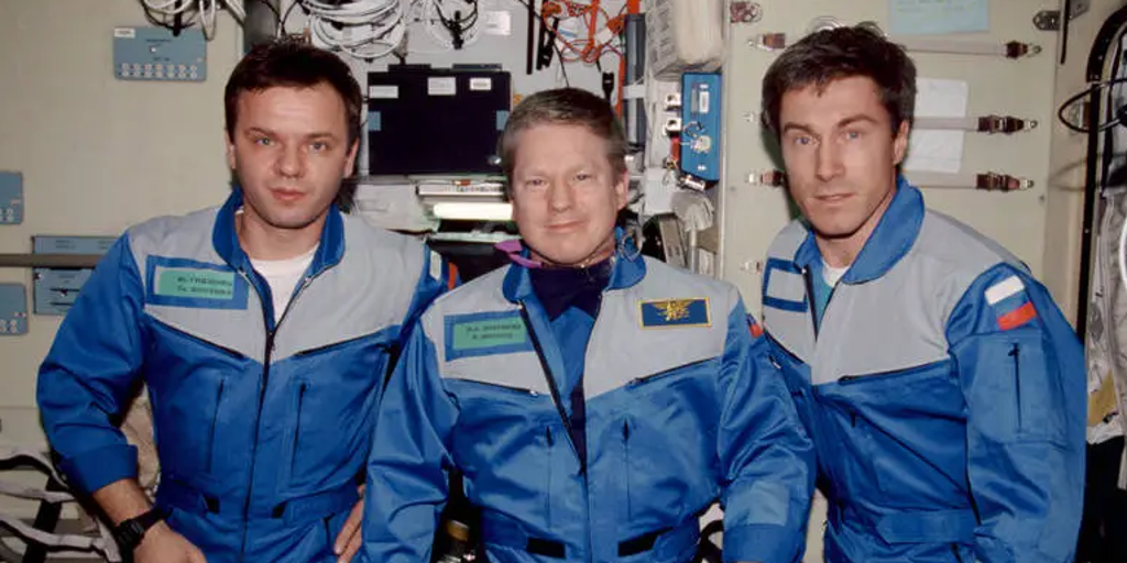 On this day: First residents of the ISS arrived more than 20 years ago ...