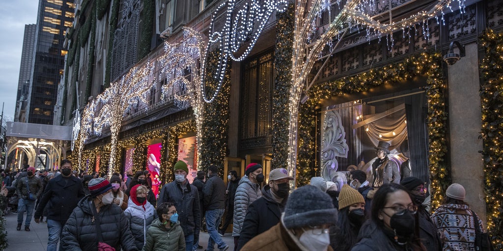 Fewer holiday bargains expected due to last year's mild winter, analyst ...