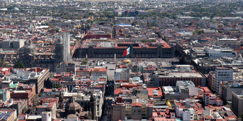 5.8 magnitude earthquake rattles Mexico City | Fox Weather