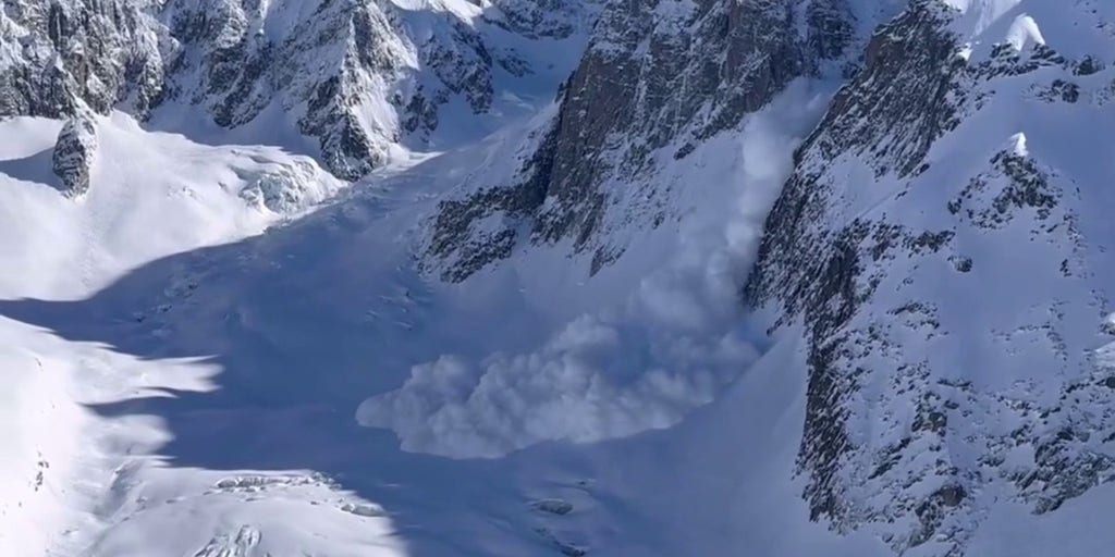 Avalanche captured on video in European mountain range | Fox Weather