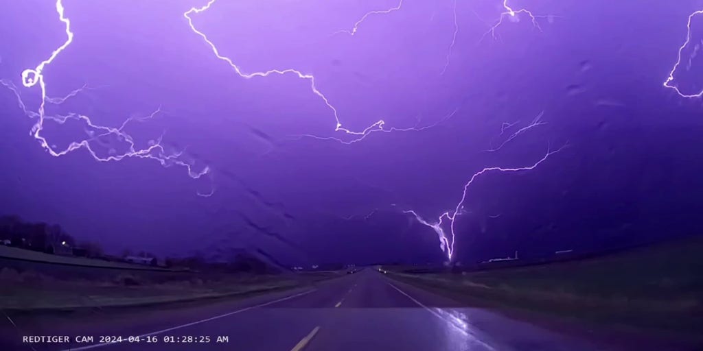 Dashcam captures video of upward lightning in Iowa | Fox Weather