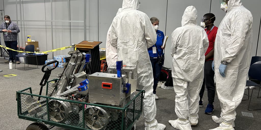 Student-built lunar robots put to the test in NASA’s Lunarbotics ...